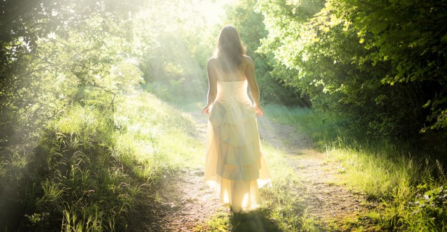 Photography Lesson On How To Shoot Light - Modern Lens Magazine