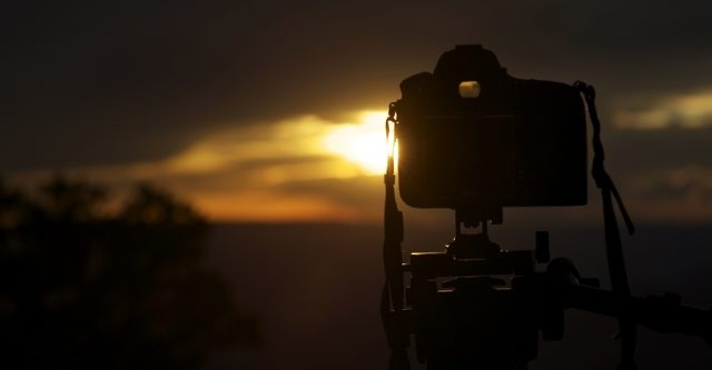 How To Take Excellent Photos In Low Light - Free Cheat Sheet - Modern ...